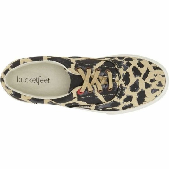 Bucketfeet | Shoes | Bucketfeet Giraffe Lace Up Sneaker Tennis Shoes ...